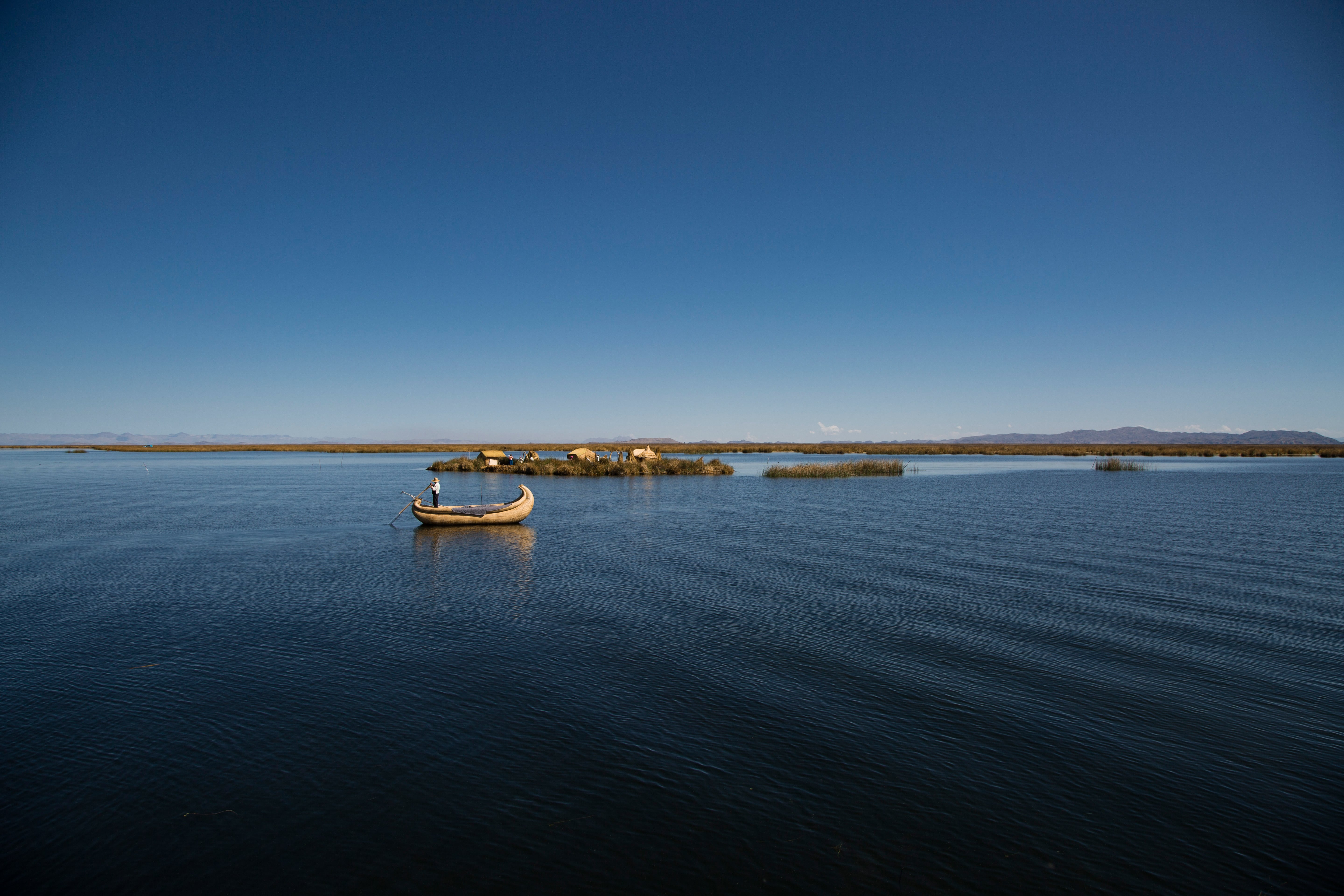 Lake Titicaca: Altitude, Map & Facts about floating islands